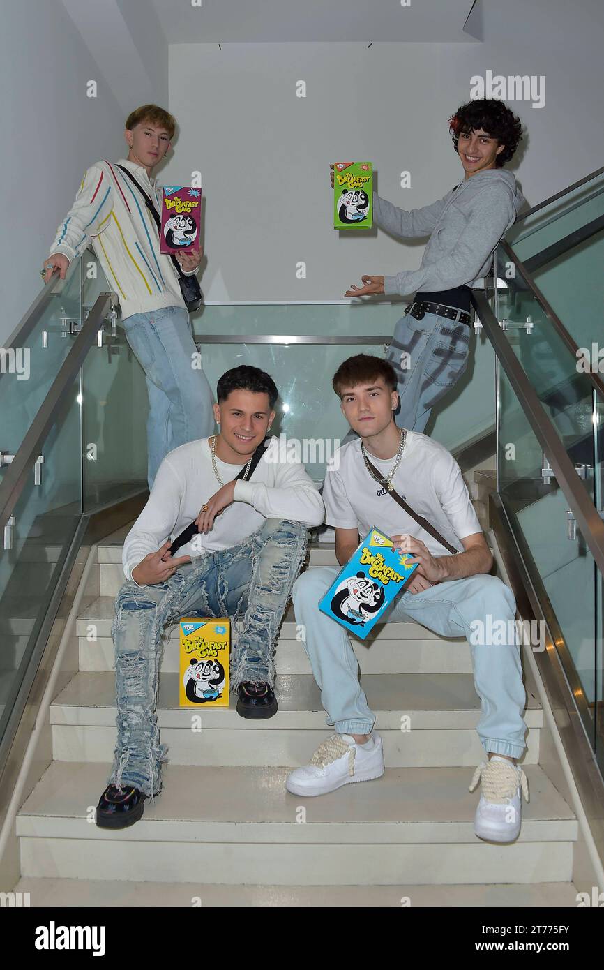 Amor zu Gast im Influencer CafÃ The Breakfast Club. Los Angeles, 13.11. ...