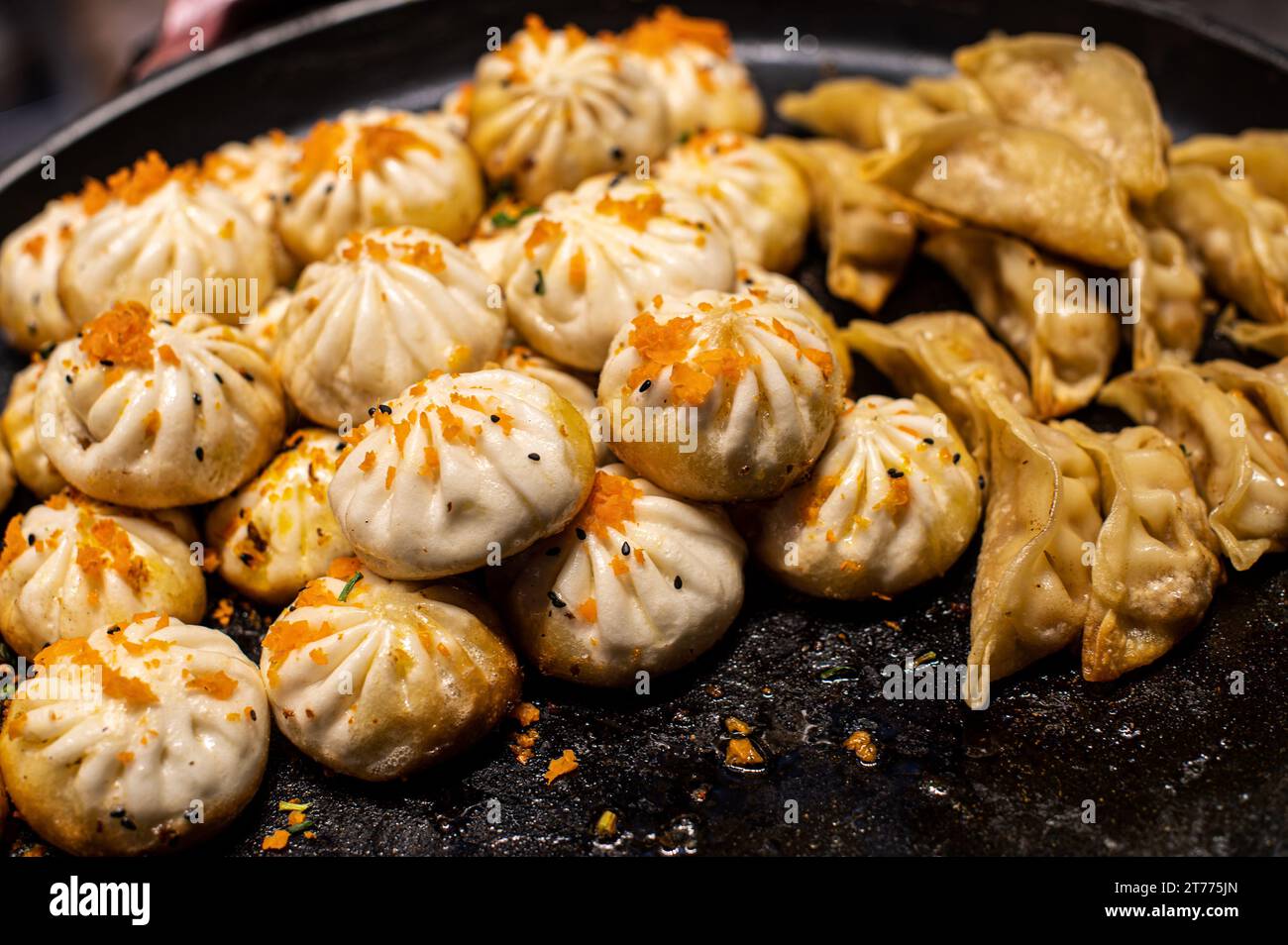 Chaoshou hi-res stock photography and images - Alamy