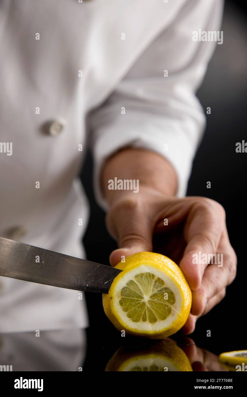 Close up shot chefs hands hi-res stock photography and images - Alamy