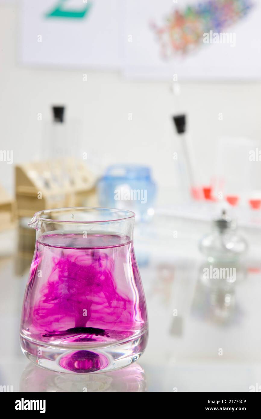 Clear medical fluid hi-res stock photography and images - Alamy