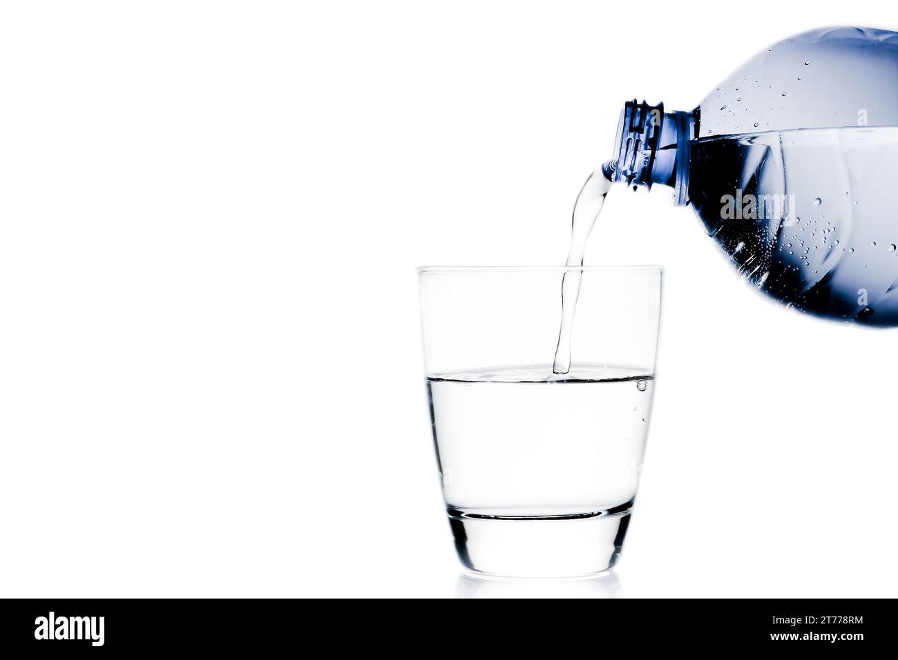 Clear bottle pouring alcohol hi-res stock photography and images - Alamy