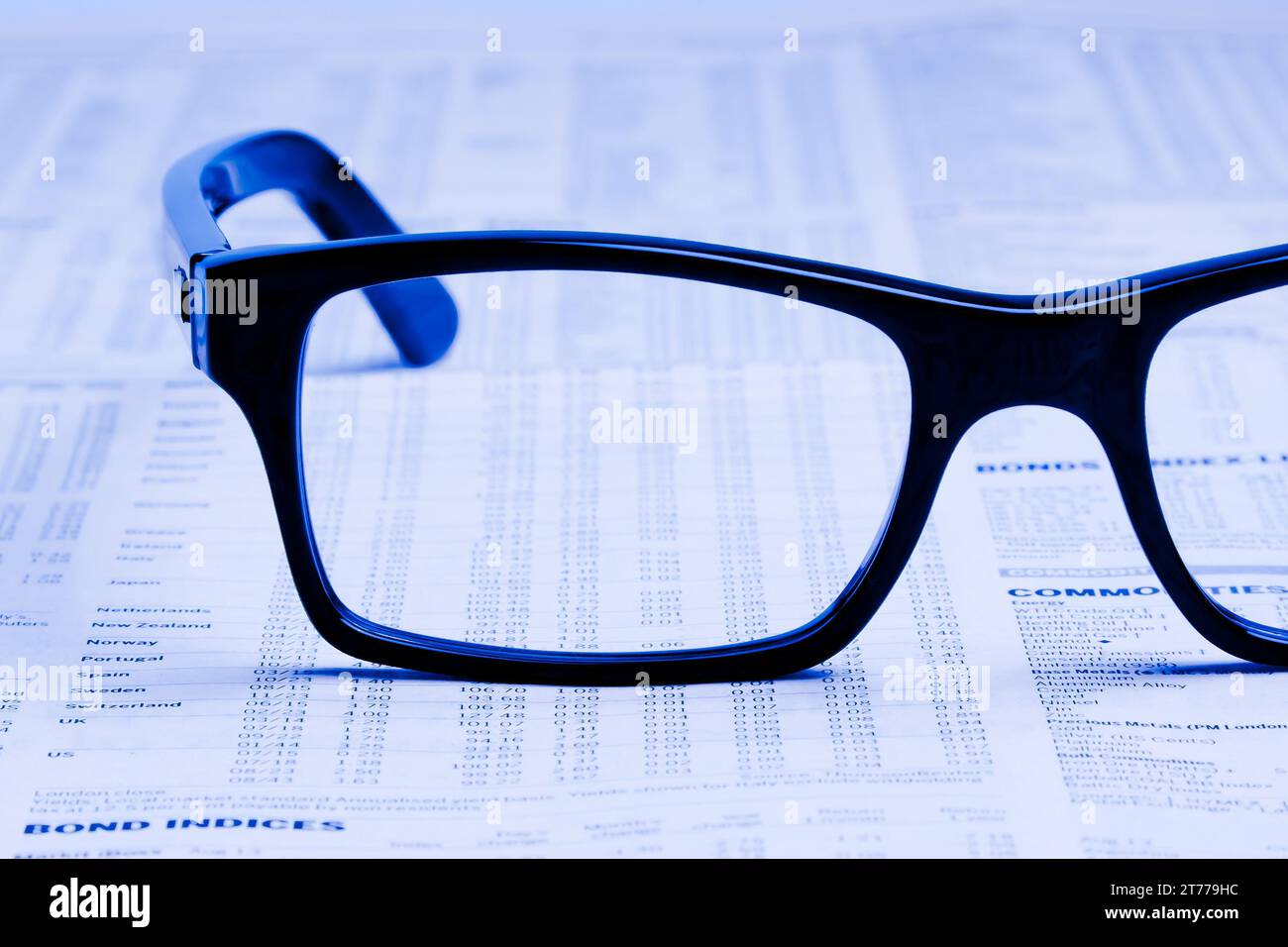 Money rates newspaper hi-res stock photography and images - Alamy