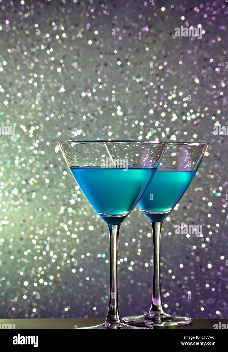 Silver bar table hi-res stock photography and images - Alamy
