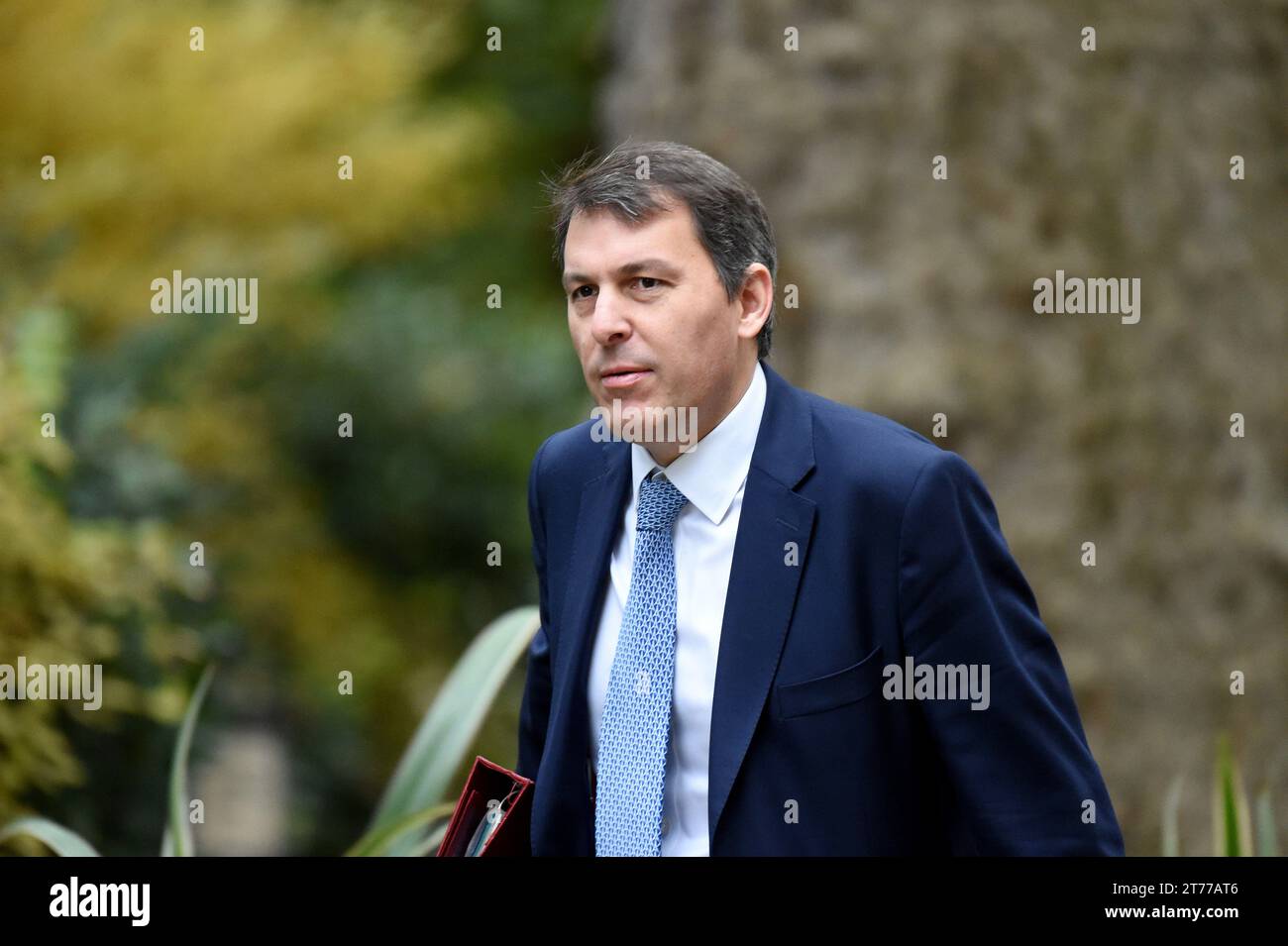 London, UK. 14th Nov, 2023. John Glen MP arrives in Downing Street for ...