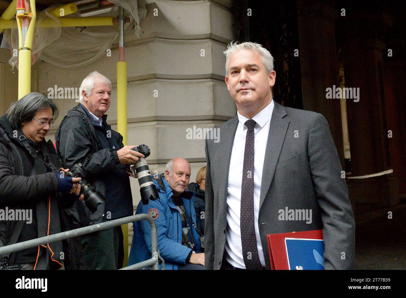 London, UK. 14th Nov, 2023. Stephen Barclay arrives in Downing Street ...