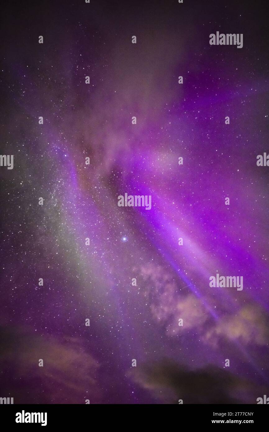 An unbelievable purple burst ICELAND AMAZING IMAGES of an aurora ...