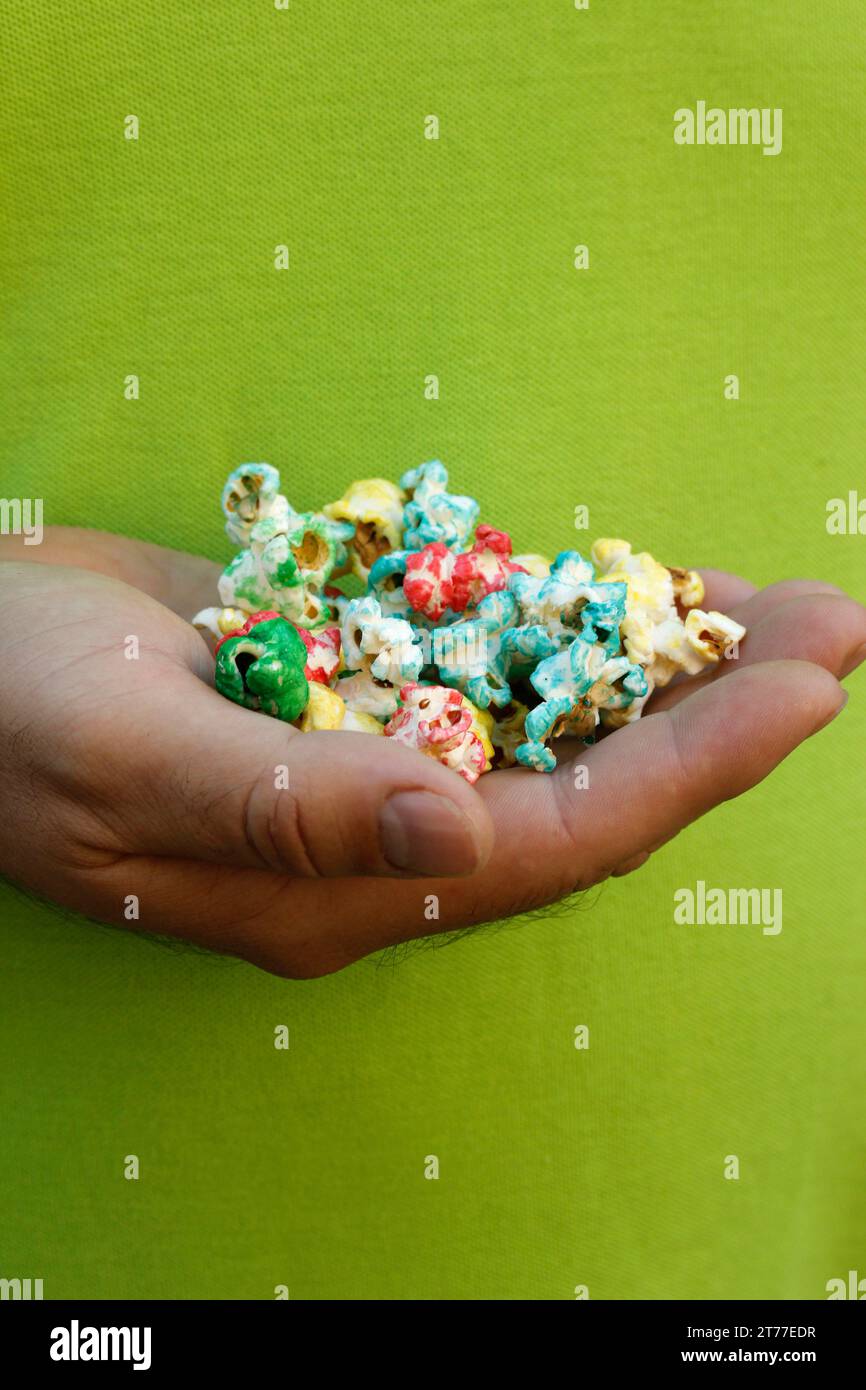 Coloured popcorn hi-res stock photography and images - Alamy