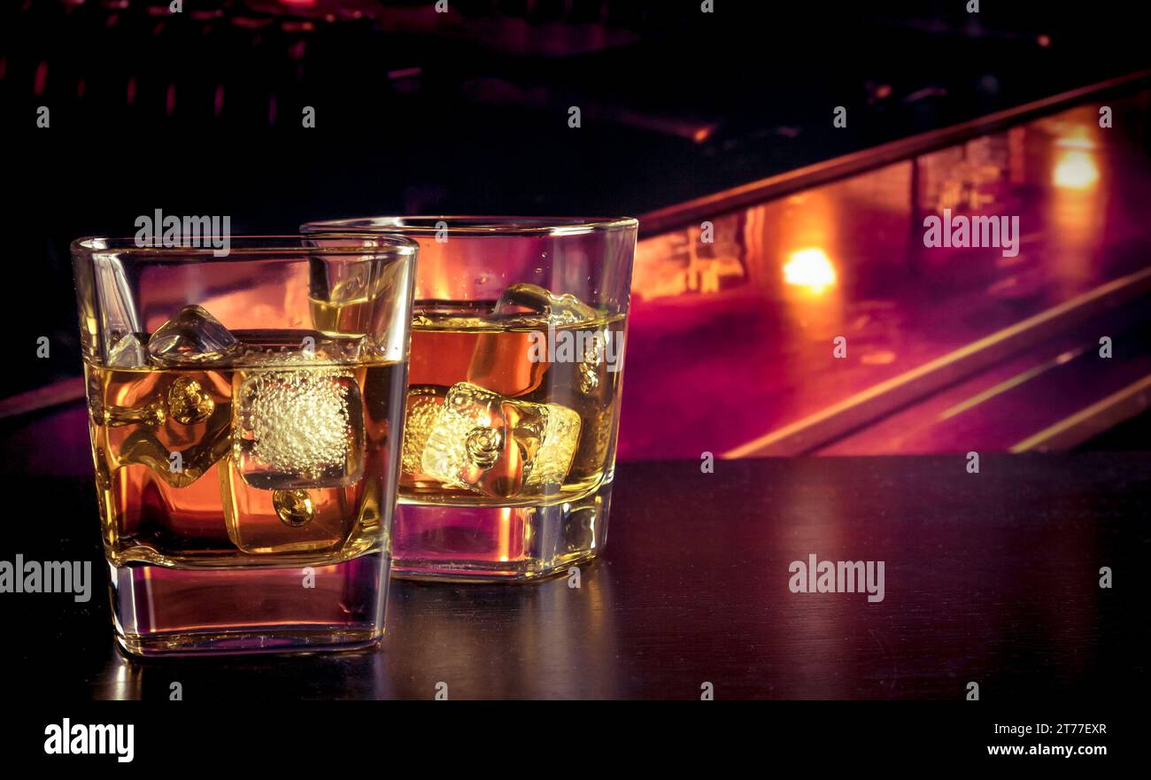 Bar atmosphere hi-res stock photography and images - Alamy