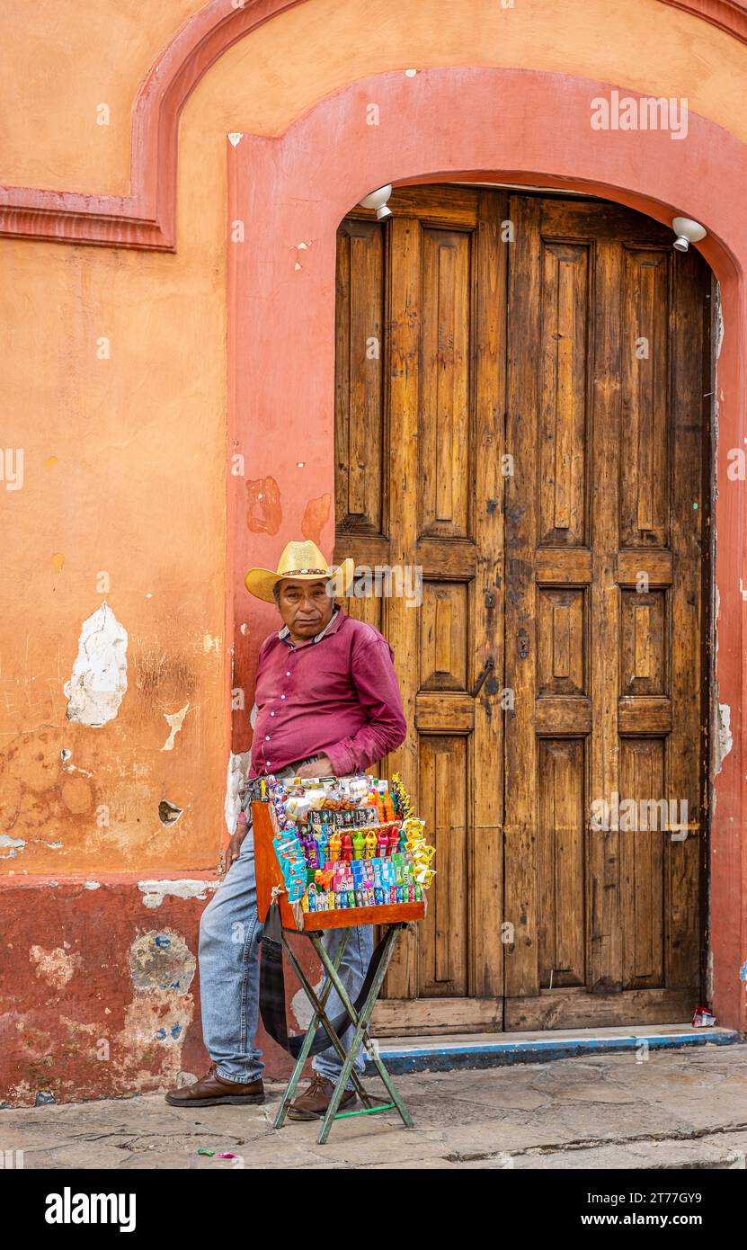 Mexico salesman hi-res stock photography and images - Alamy