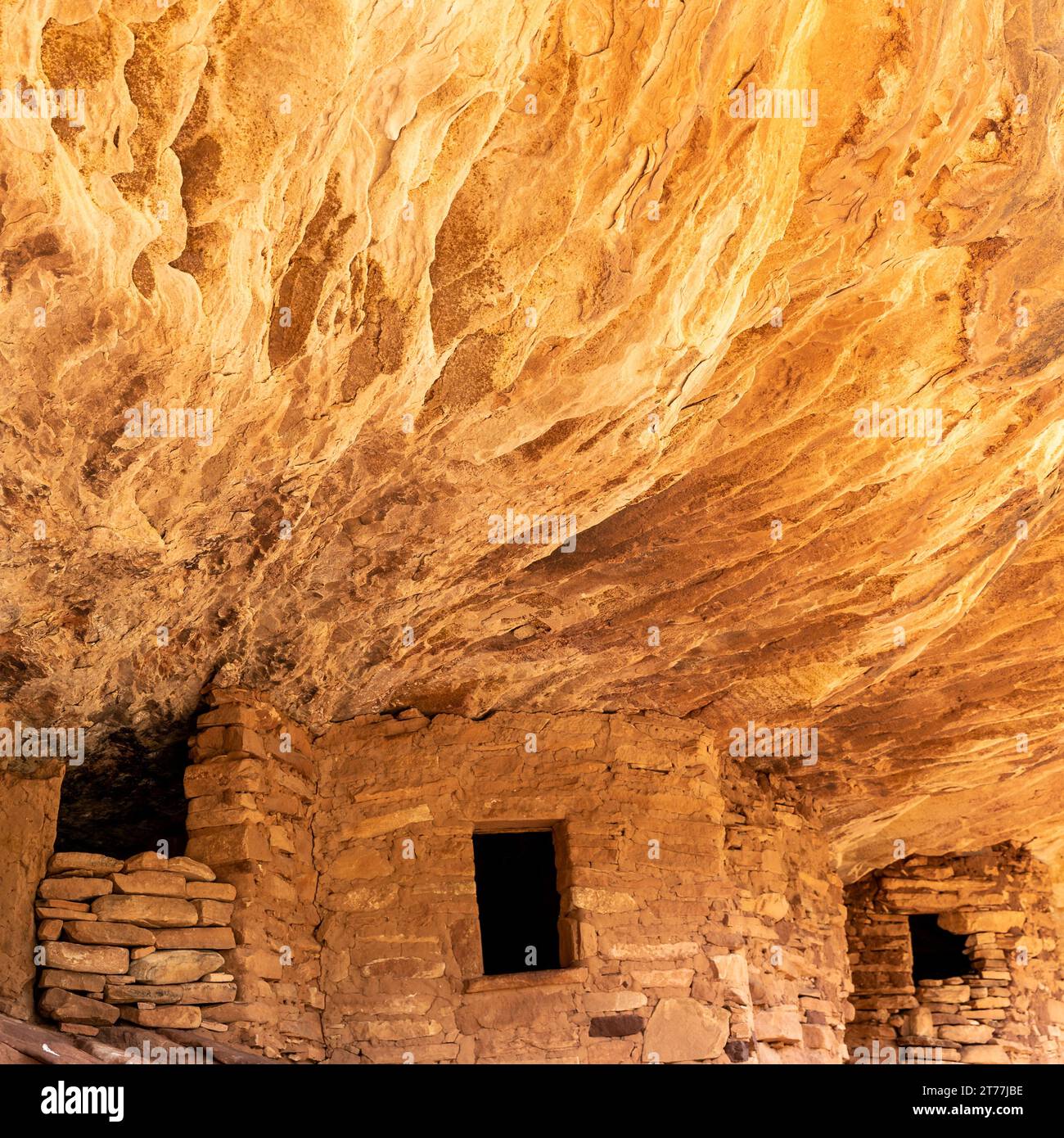 House on fire ruins mule hi-res stock photography and images - Alamy