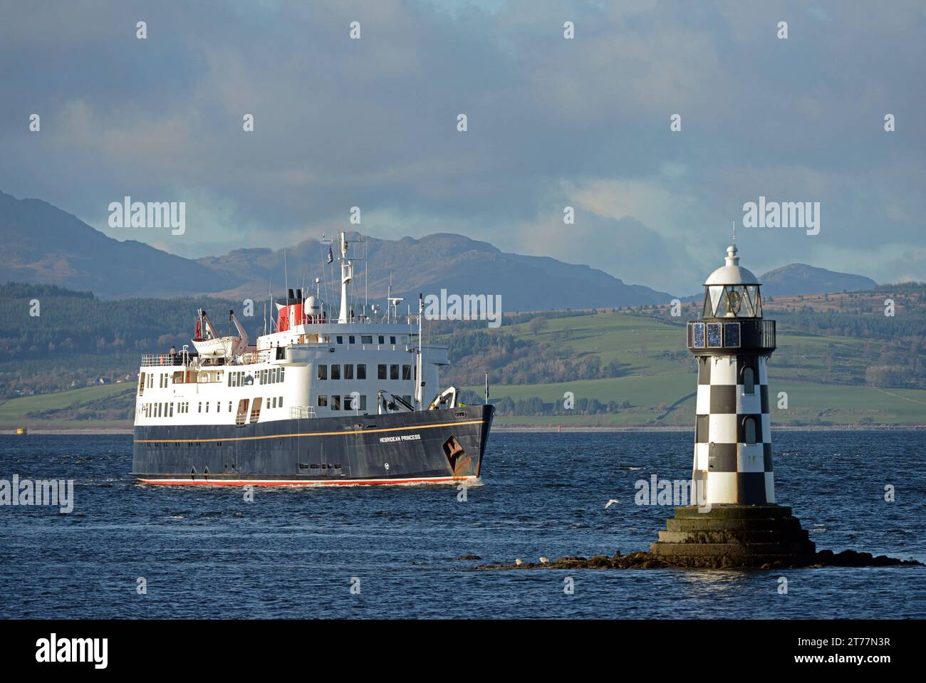 HEBRIDEAN PRINCESS passing the PORT GLASGOW BEACON on the RIVER CLYDE ...