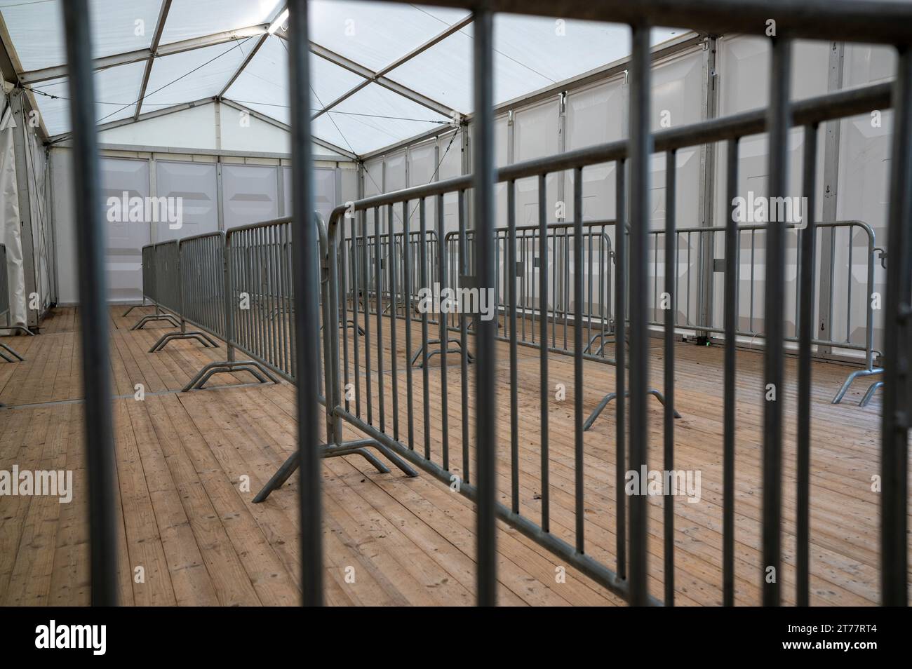 Asylum reception hi-res stock photography and images - Alamy