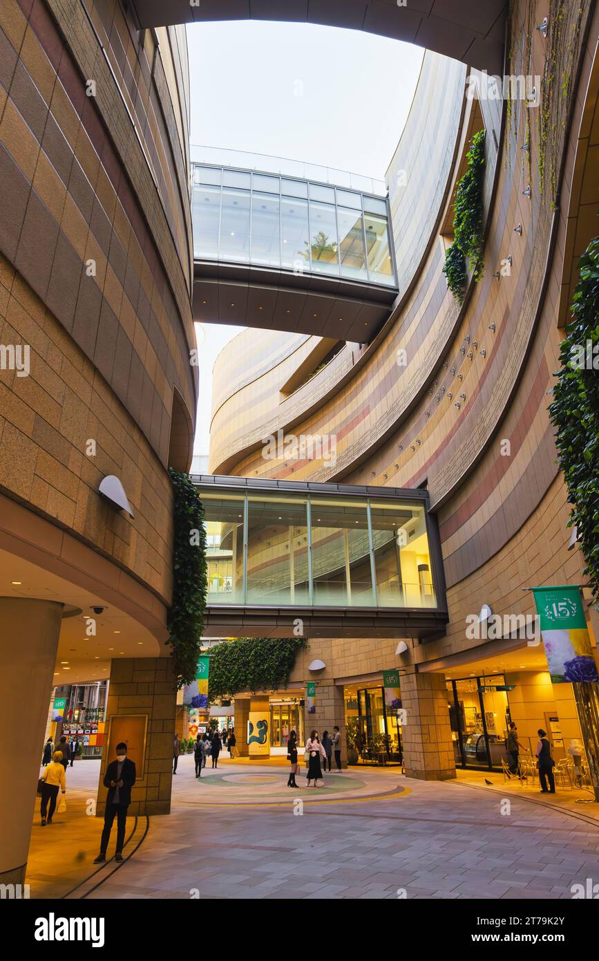 Japan osaka namba parks architecture hi-res stock photography and ...