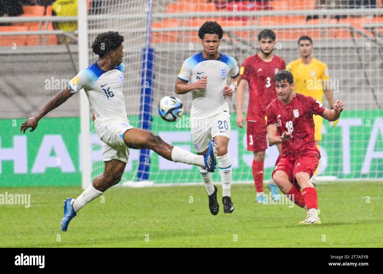 Jakarta, Indonesia. 14th Nov, 2023. Myles Lewis-Skelly (L) of England ...