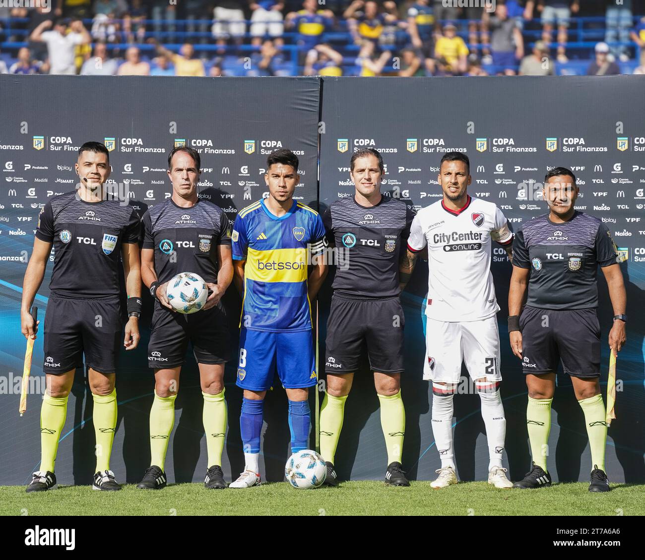 Fourth referee hi-res stock photography and images - Alamy