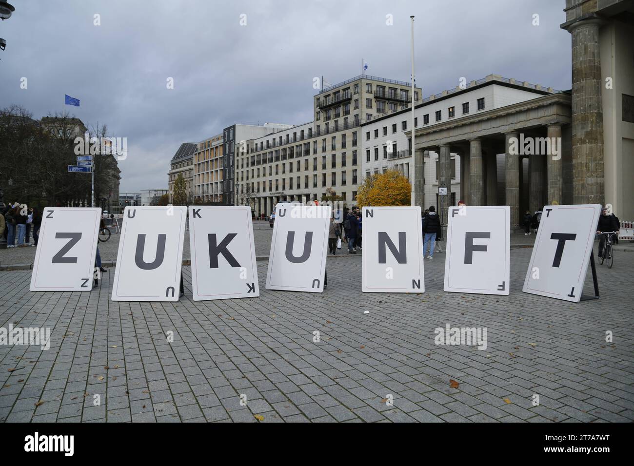 Brandenburger tor von oben hi-res stock photography and images - Alamy