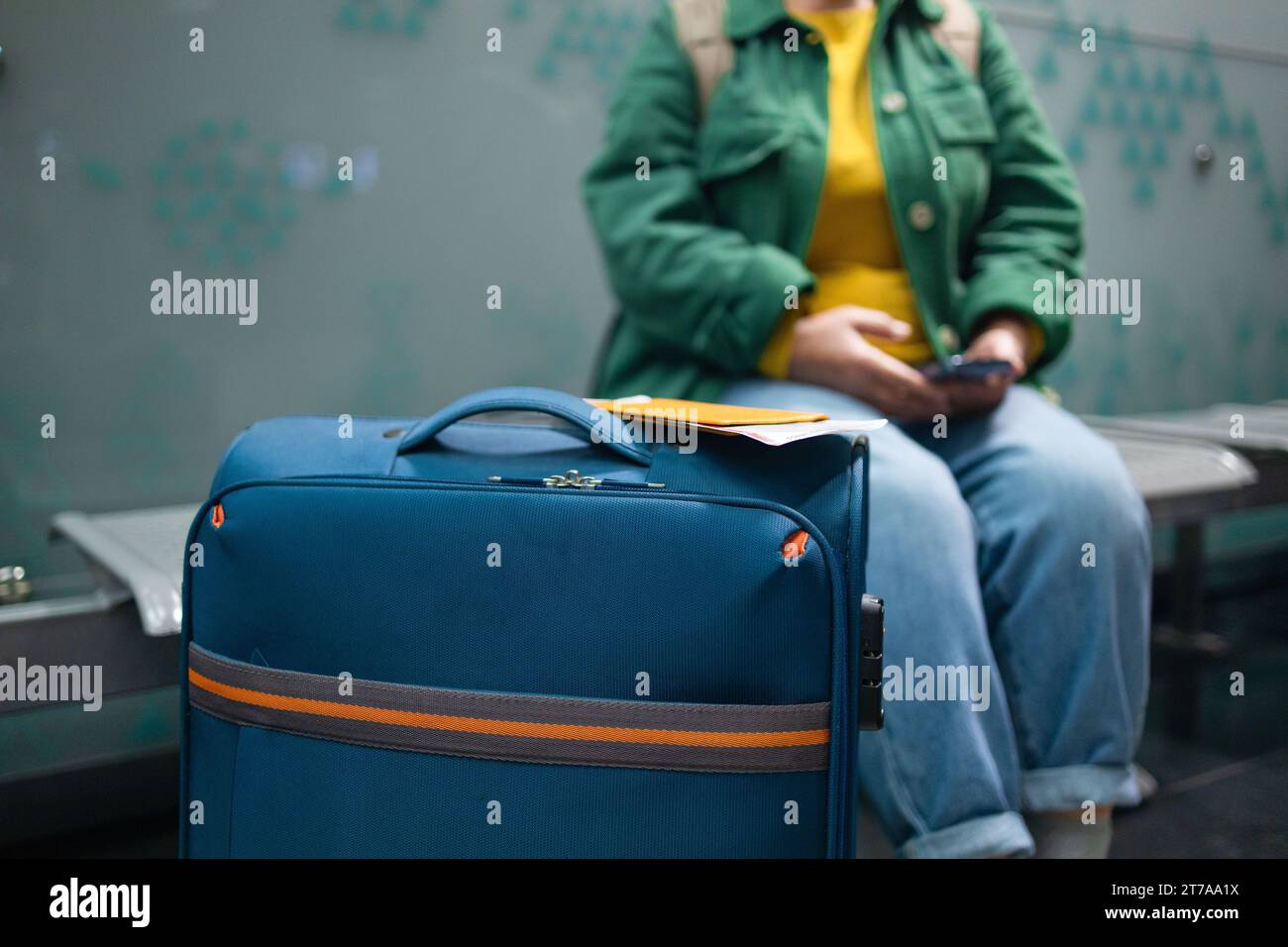 Check in airport 60s hi-res stock photography and images - Alamy