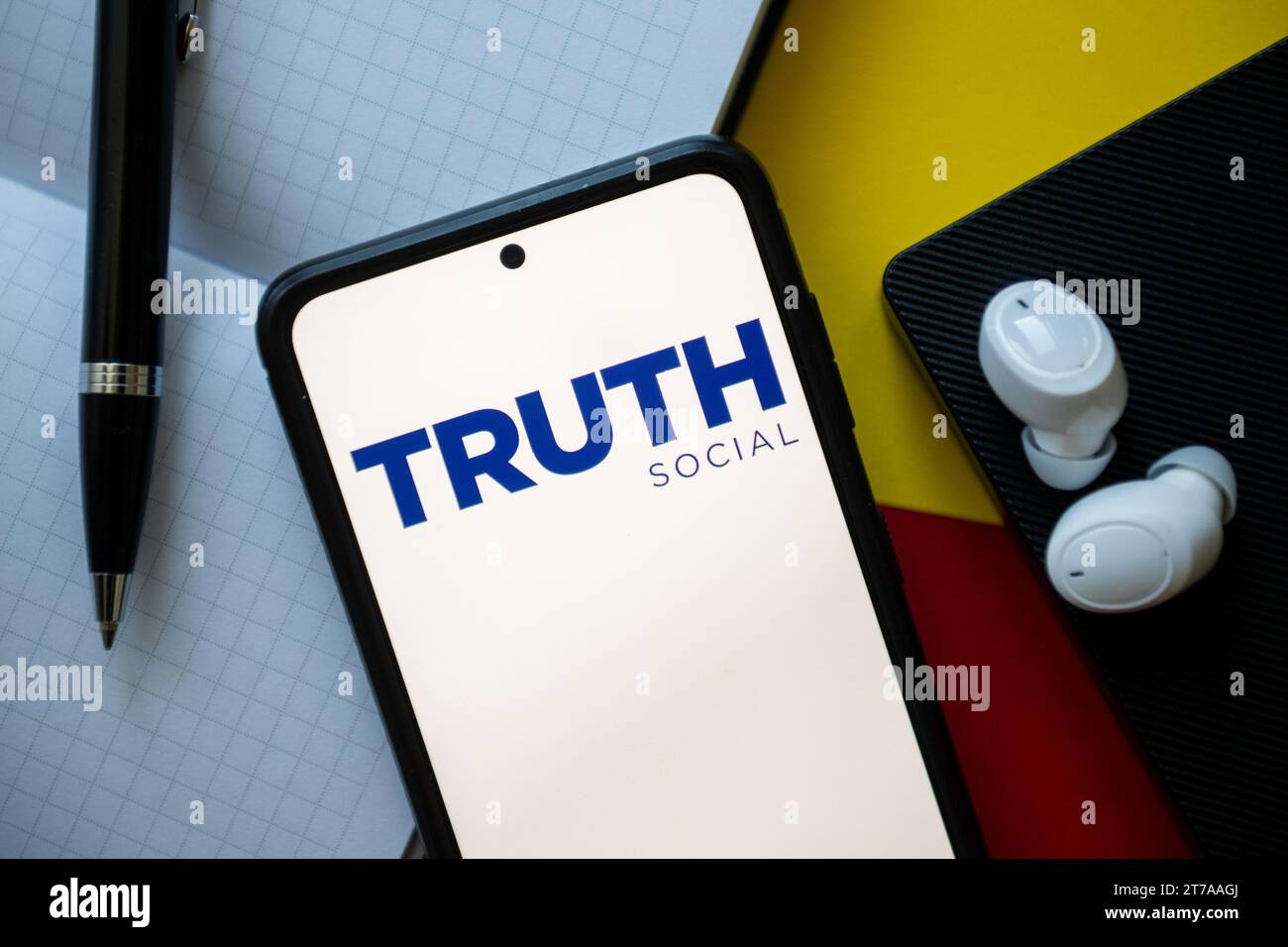 Truth social logo hi-res stock photography and images - Alamy