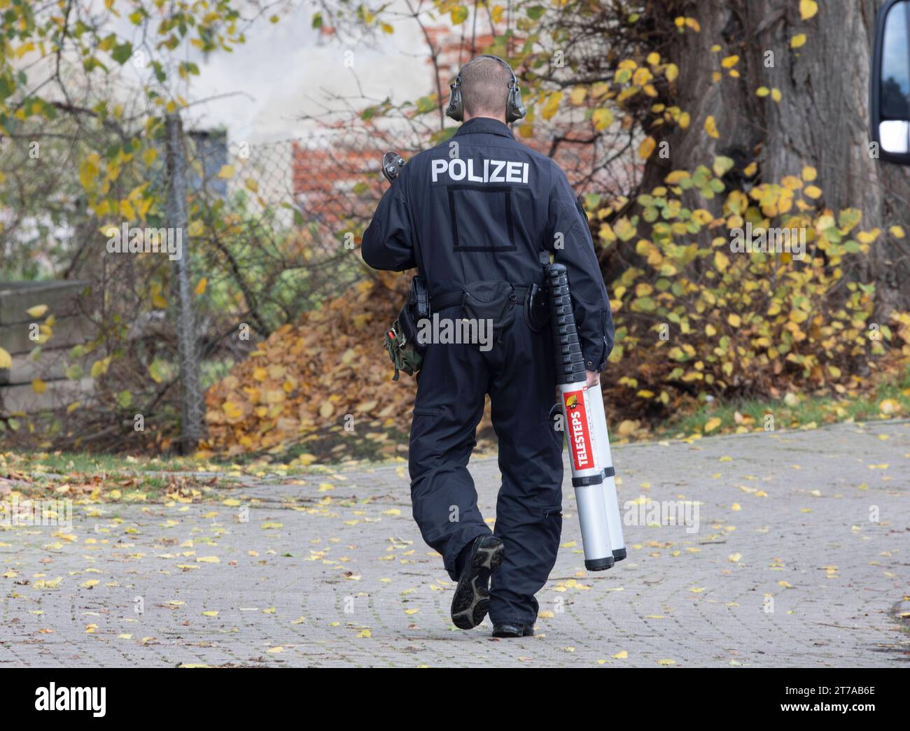 Weg in das bild hi-res stock photography and images - Alamy