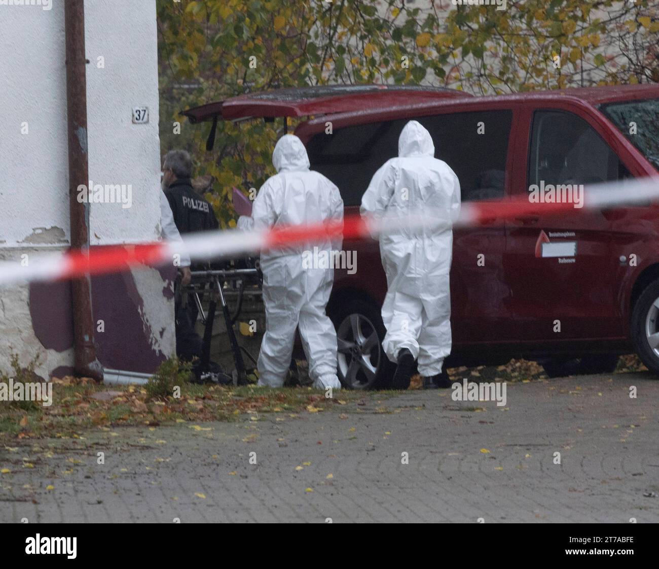 Berlin den 12.11.2023 Geiselnahme in Vieritz, nachdem der Vater sein ...