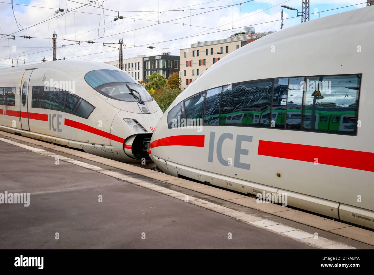 Essen Hauptbahnhof - Intercity Express Zug der Deutschen Bahn ICE, ICE4 ...