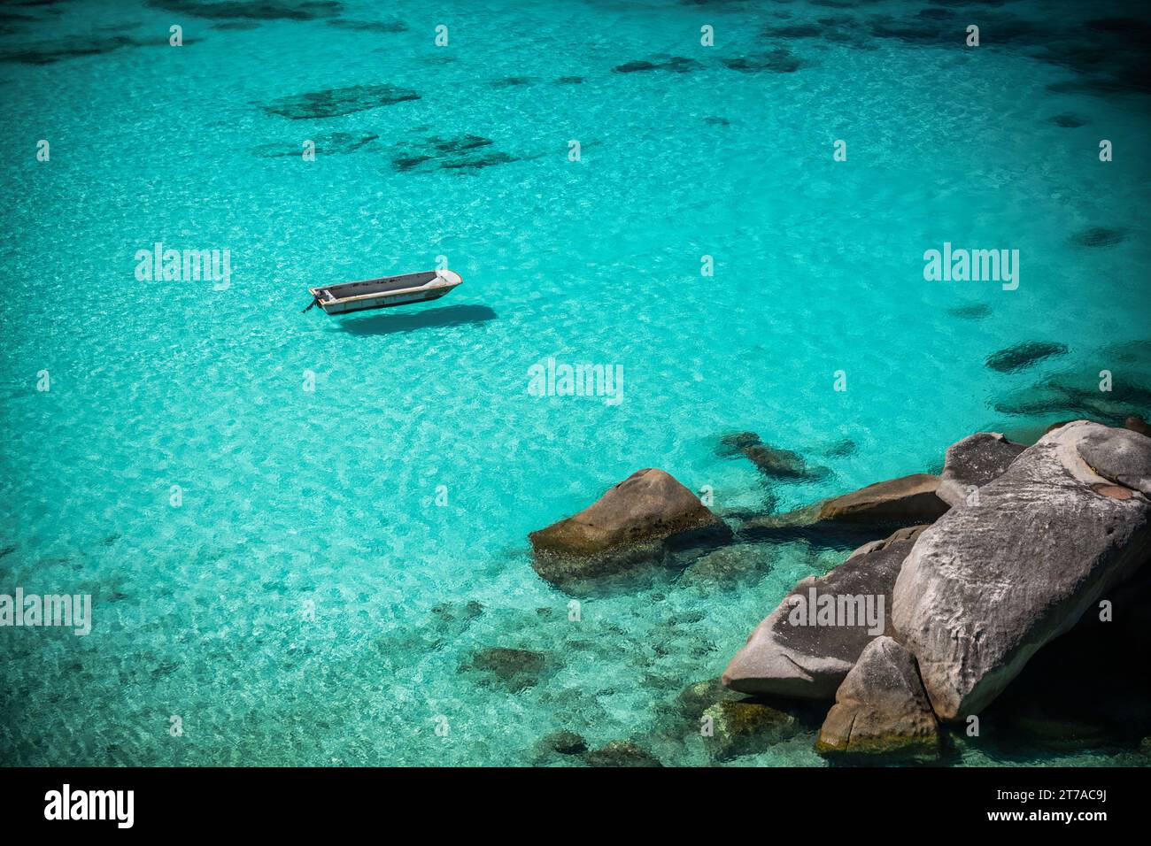 Floating boat clear water hi-res stock photography and images - Alamy