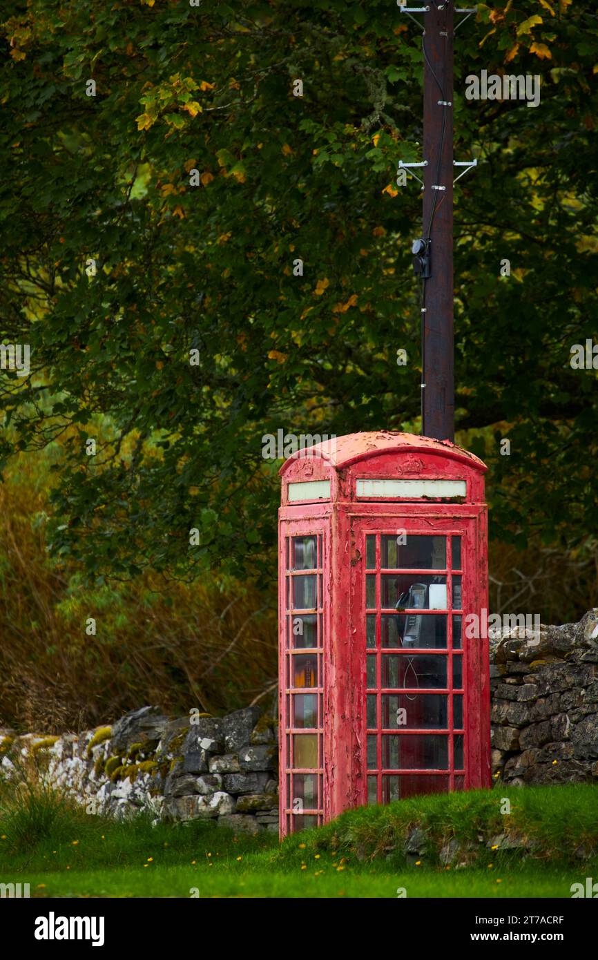 Classic red Telephone kiosk designed by Sir Giles Gilbert Scott in ...