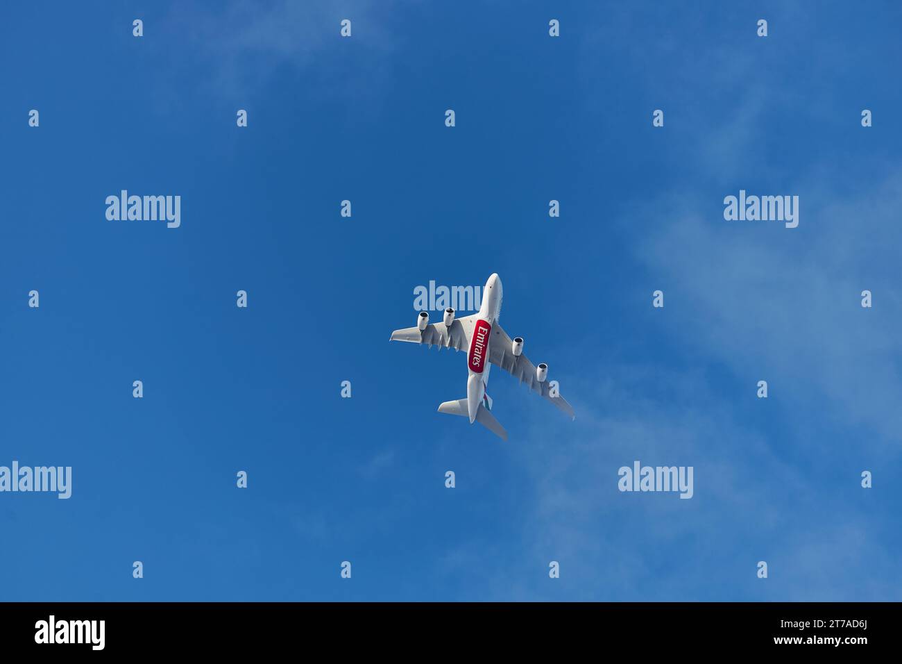 Emirates a380 altitude hi-res stock photography and images - Alamy