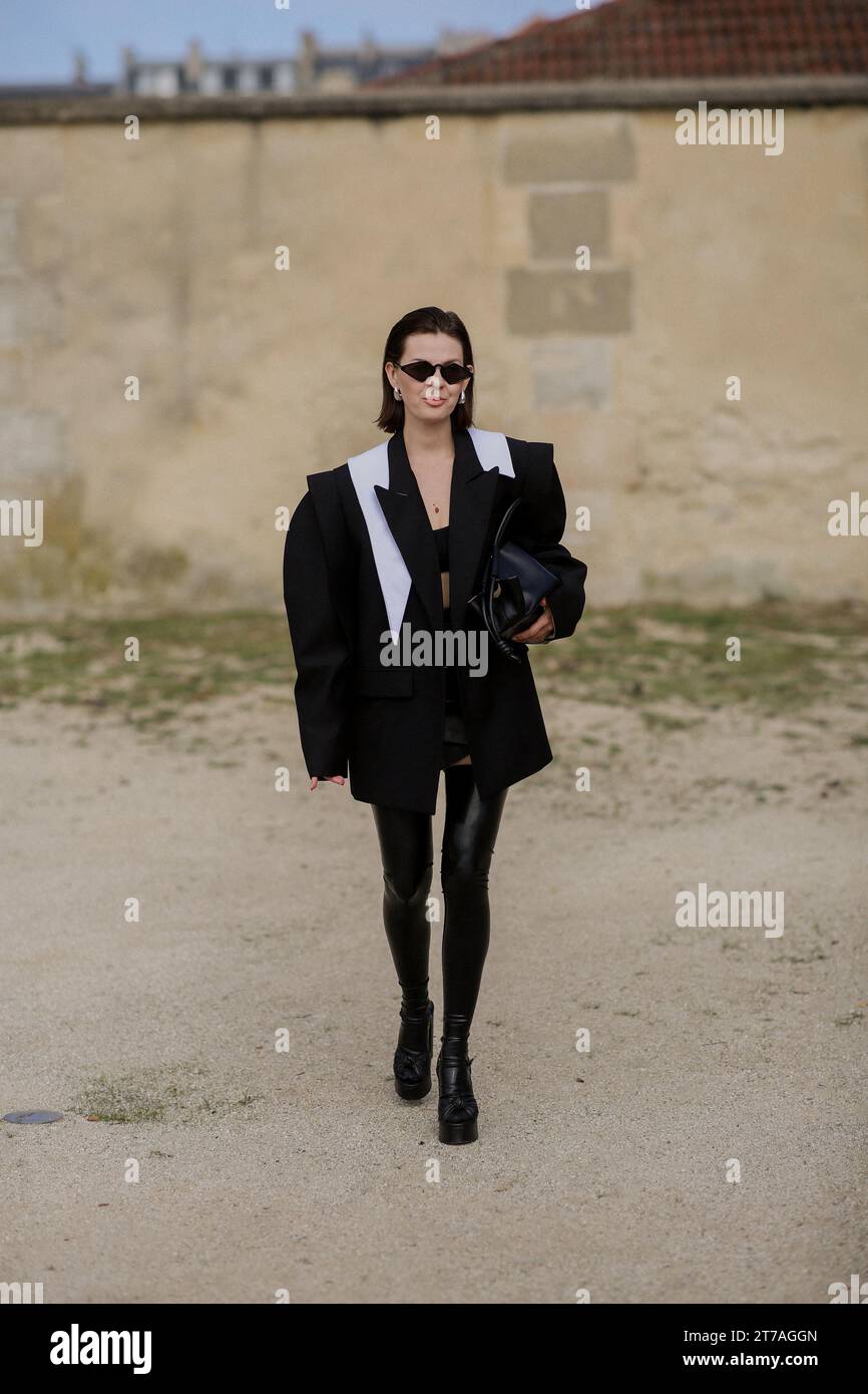 Street style, Tania Dudu arriving at Givenchy Spring Summer 2024 show ...