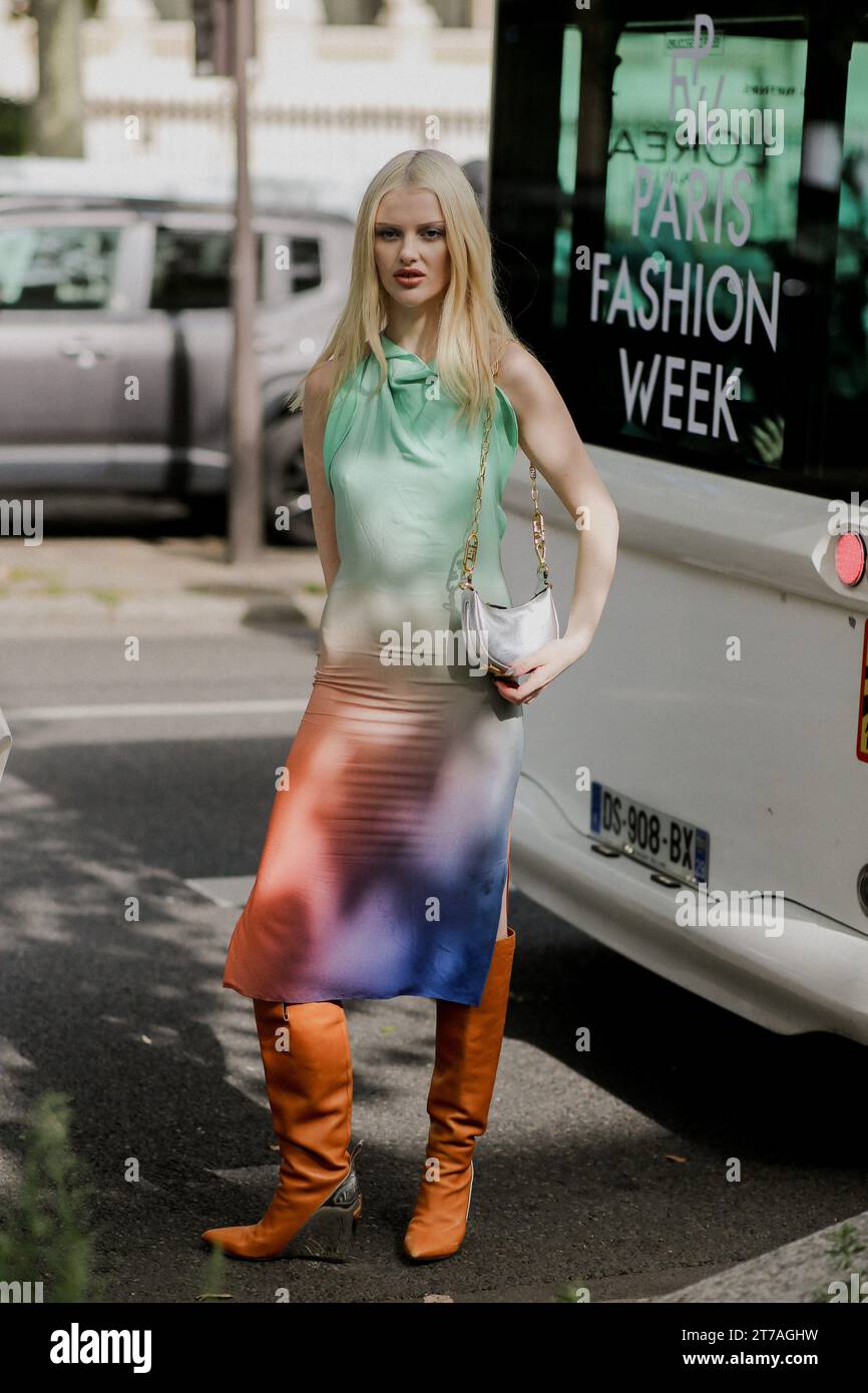 Street style, Elodie Russell arriving at Gauchere Spring Summer 2024 ...