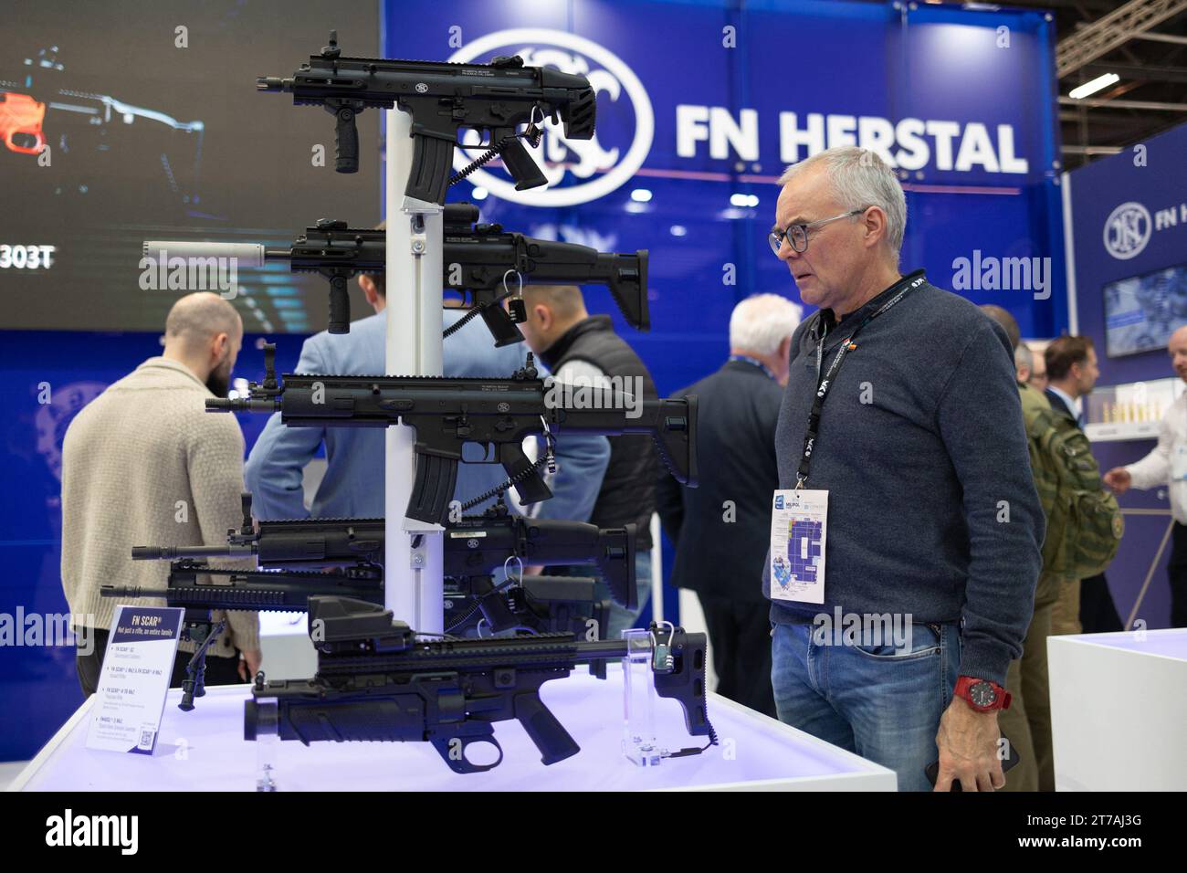 Villepinte, France. 14th Nov, 2023. People try weapons and guns at the ...