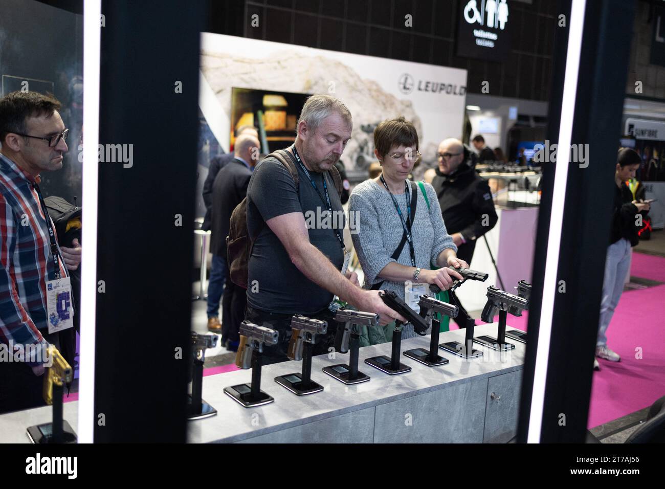 Villepinte, France. 14th Nov, 2023. People try weapons and guns at the ...