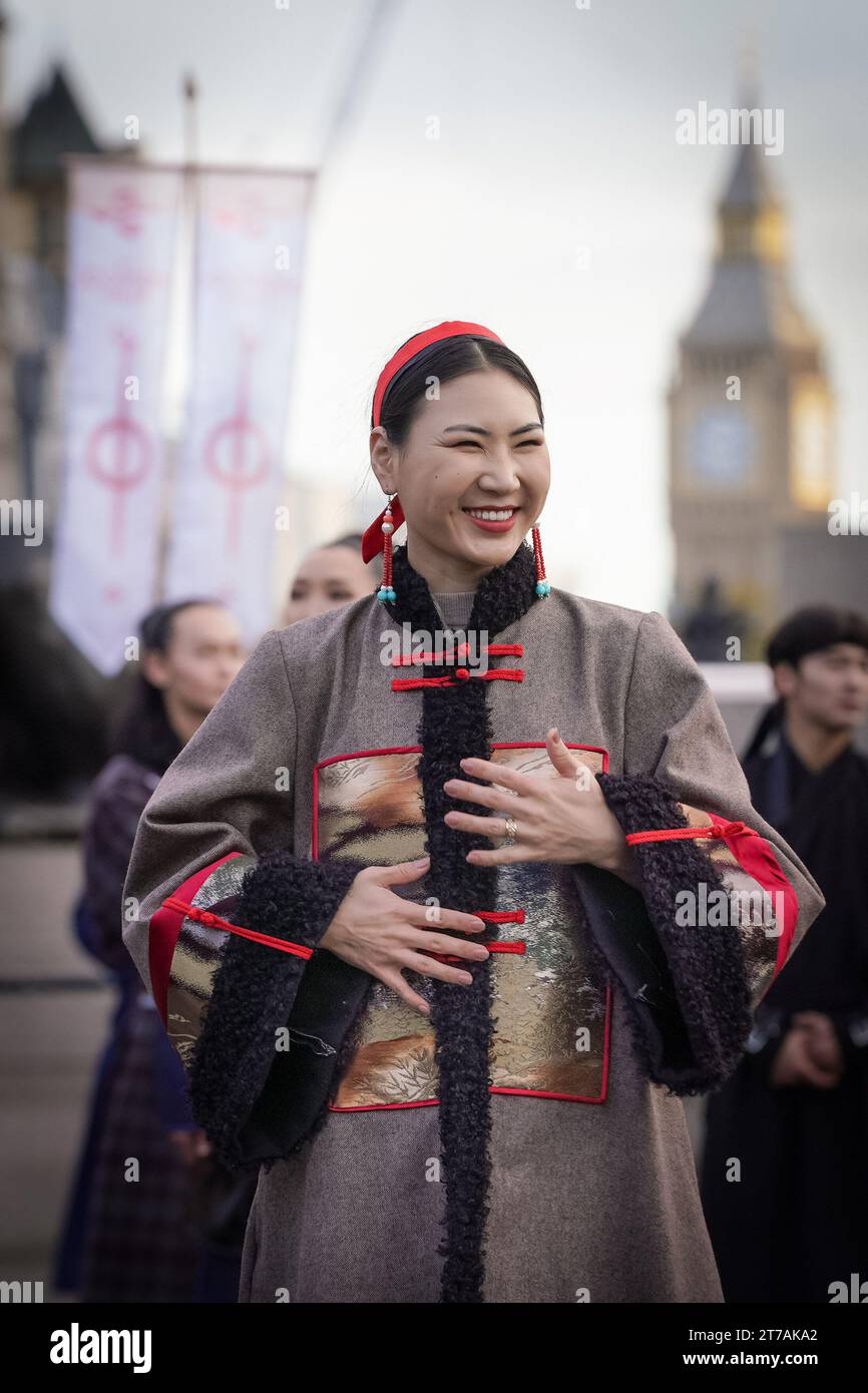 Mongolian stage actors hi-res stock photography and images - Alamy