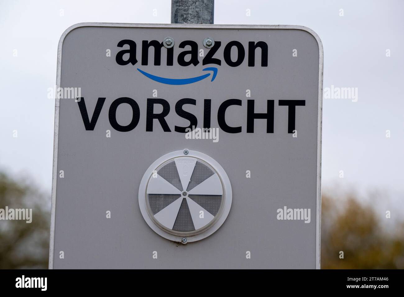 Erding, Germany. 14th Nov, 2023. A sign with the inscription "Amazon ...