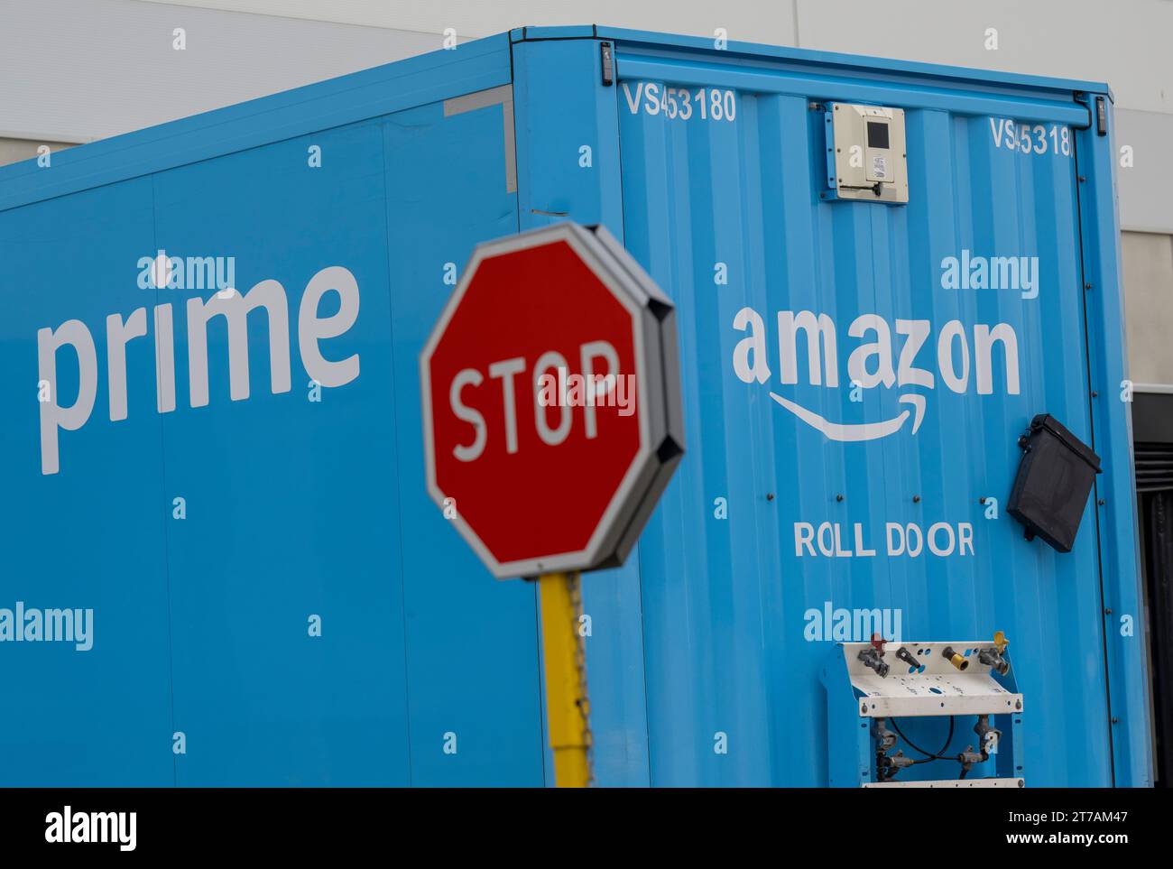 Erding, Germany. 14th Nov, 2023. A stop sign stands in front of an ...