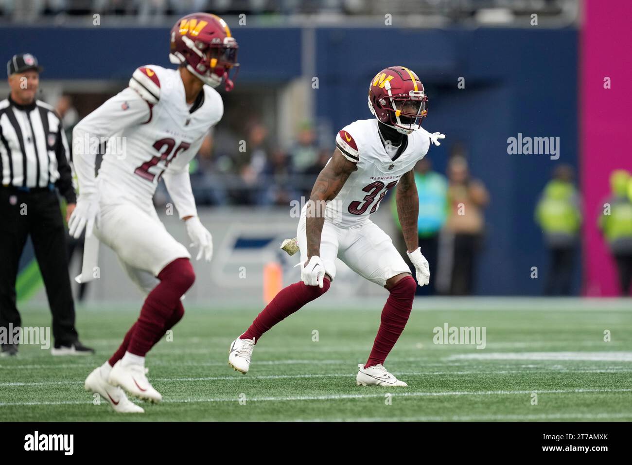 Washington Commanders safety Kamren Curl (31) gets set during an NFL ...