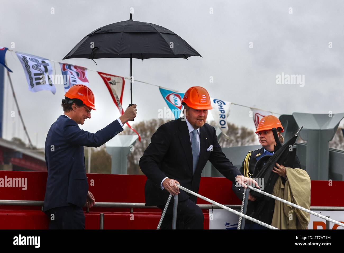 DUISBURG - King Willem-Alexander with Mr. H. Wüst, Prime Minister of ...
