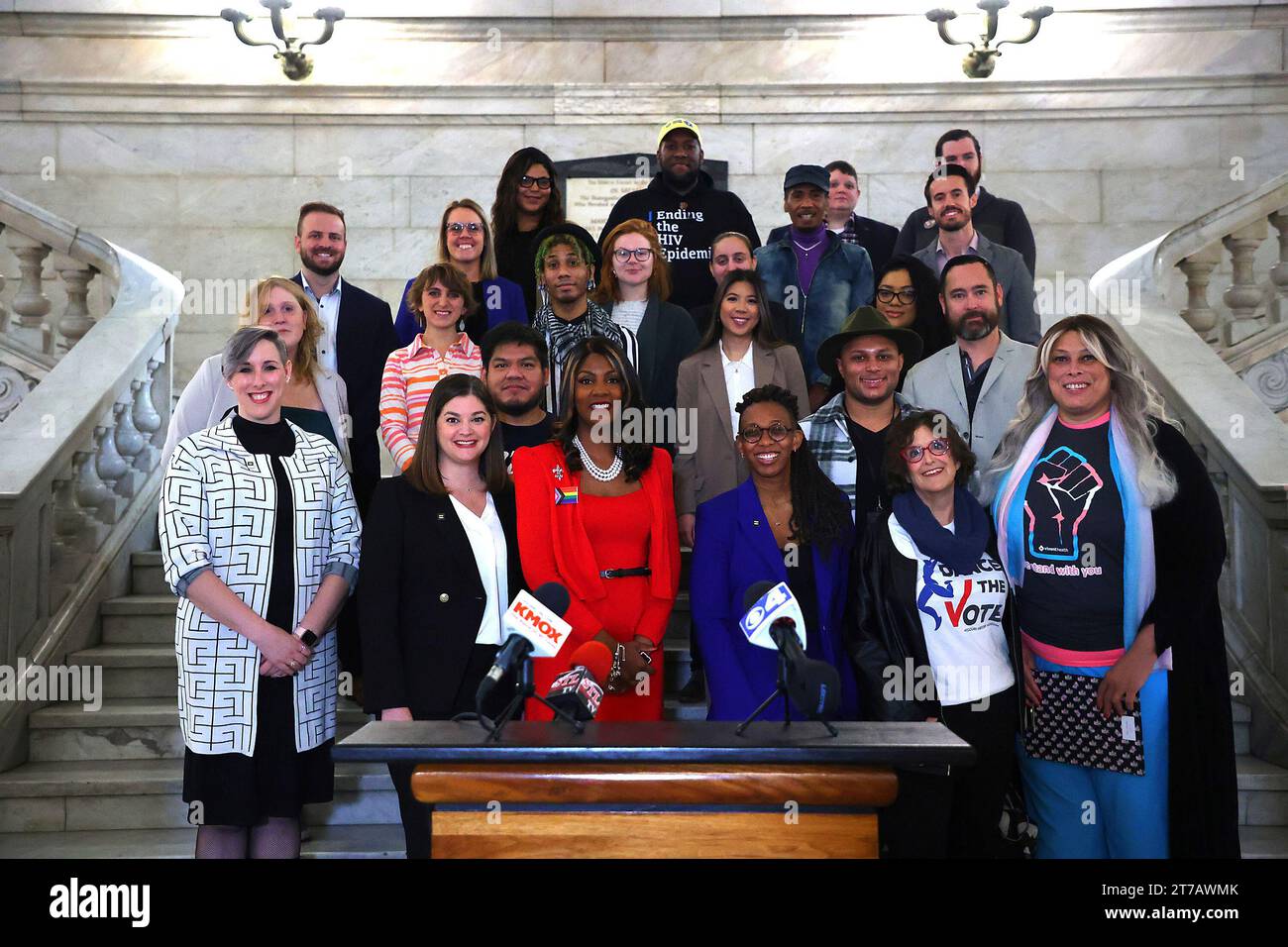 IMAGE DISTRIBUTED FOR HUMAN RIGHTS CAMPAIGN - St. Louis City mayor ...