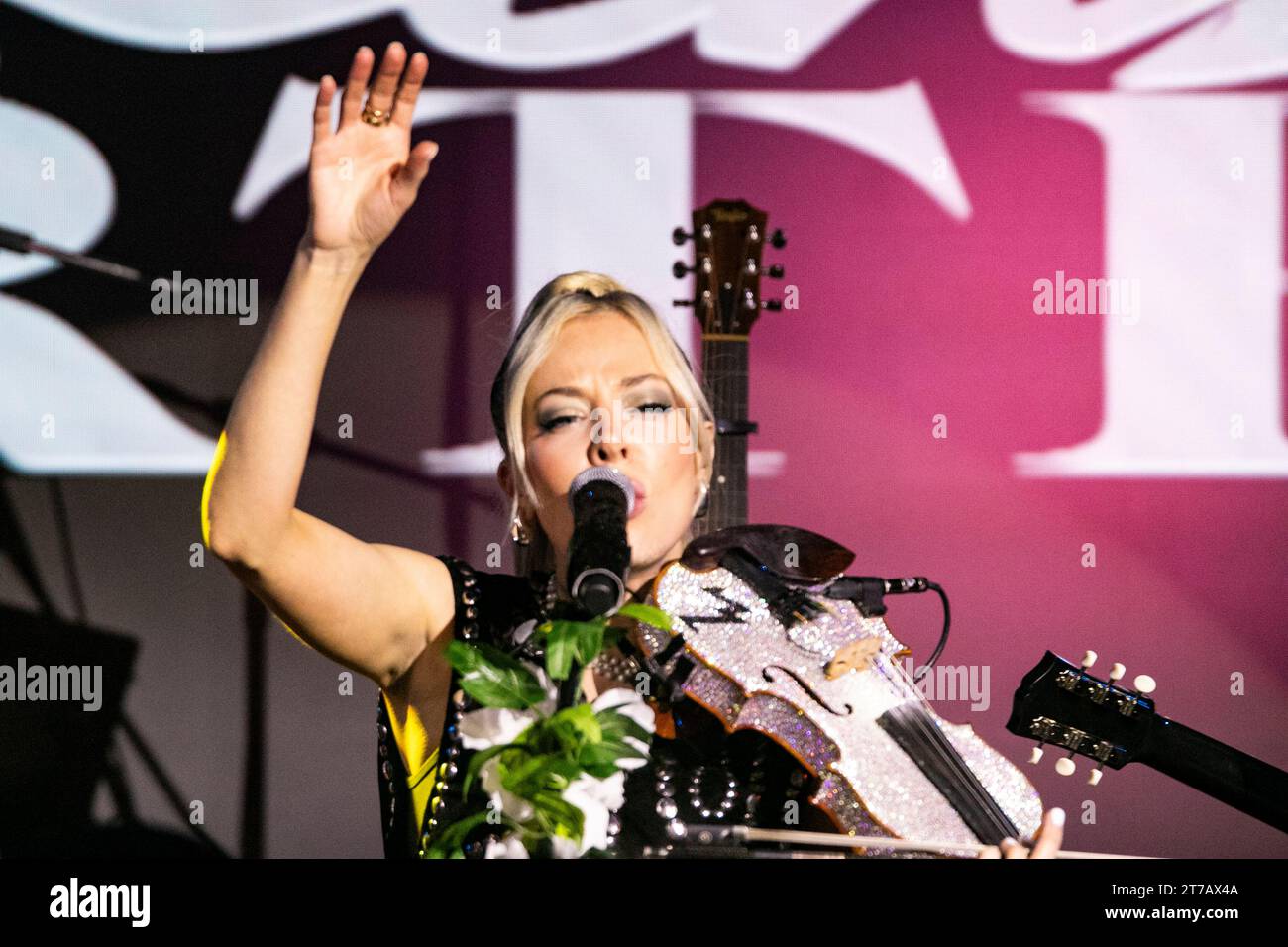 Canadian country music artist Mckenzie Porter hits the Cook County ...