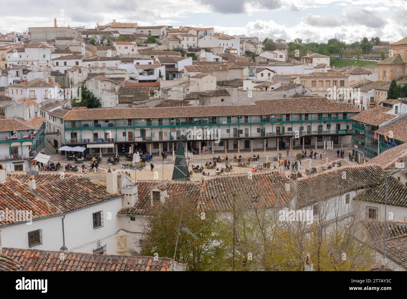 Views or panoramic of the medieval village of Chinchon in the photo we ...