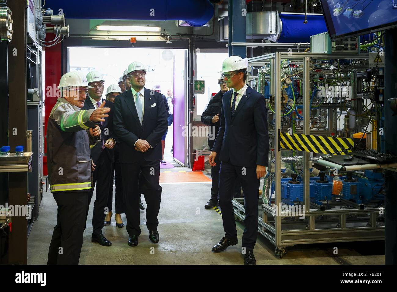 MARL - King Willem-Alexander with Mr H. Wüst, Prime Minister of North ...
