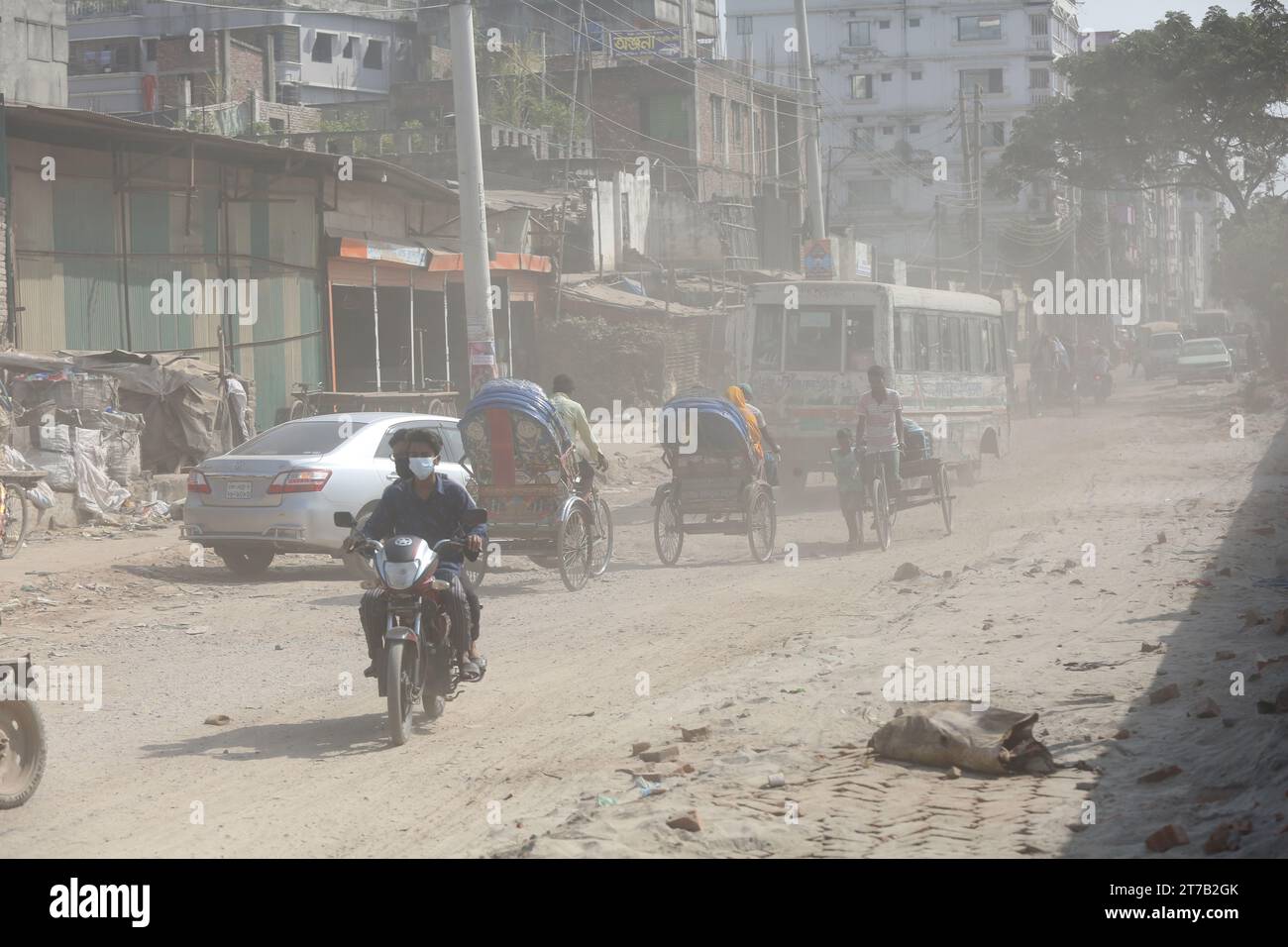 Severe dust pollution adds to commuters' woes on the road, in Dhaka ...