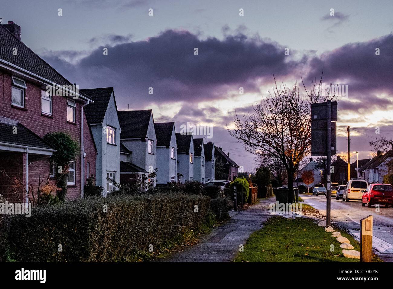 Residential street lighting hi-res stock photography and images - Alamy