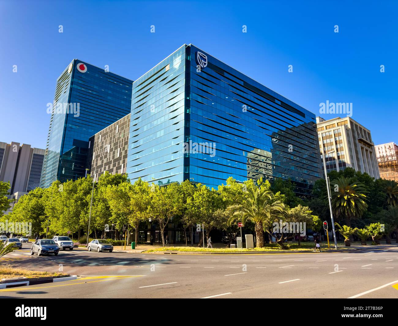 Standard bank building cape town hi-res stock photography and images ...