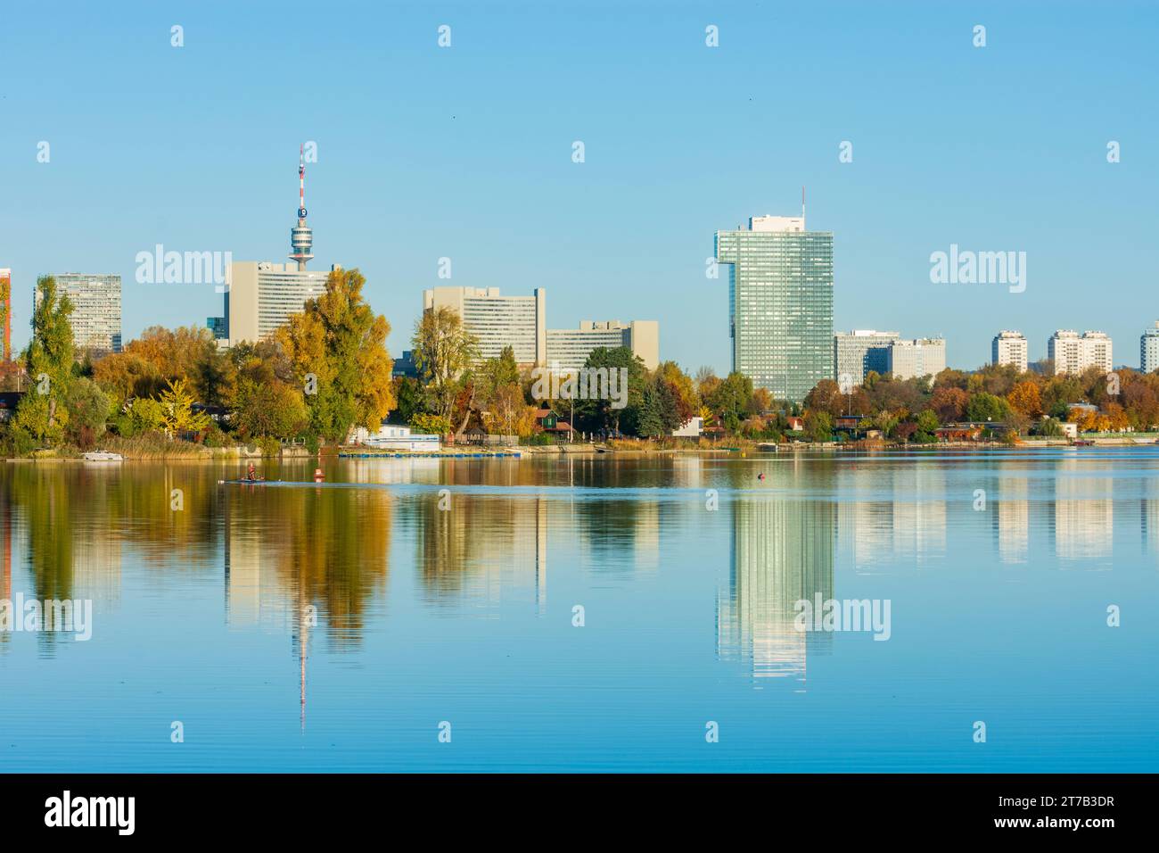 Vienna: oxbow lake Alte Donau (Old Danube), UN building, IZD Tower ...