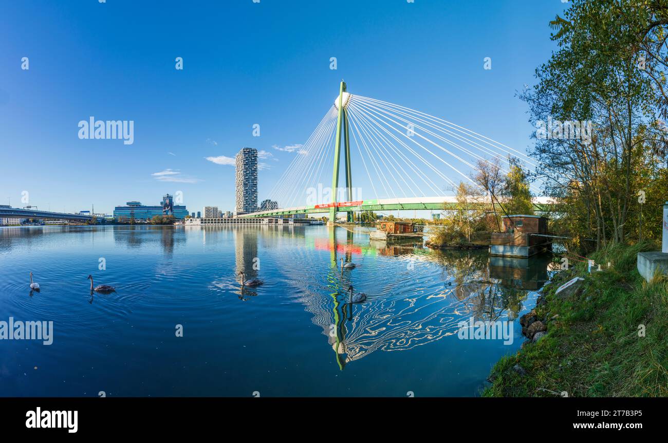 Vienna: river Donau (Danube), freeway bridge Praterbrücke (left ...