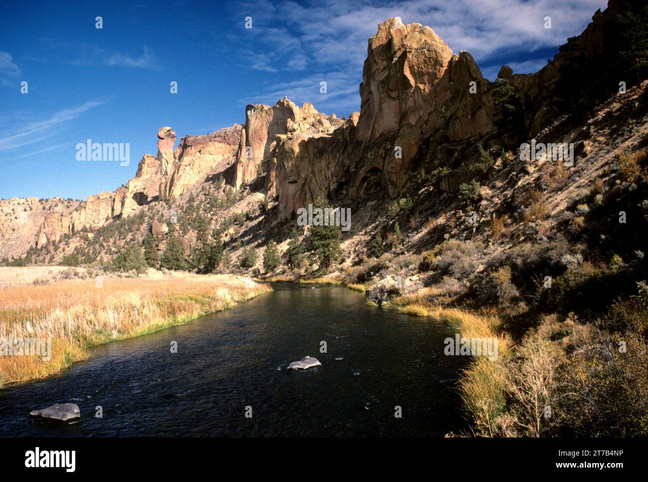 Crooked River canyon, Smith Rock State Park, Oregon Stock Photo - Alamy