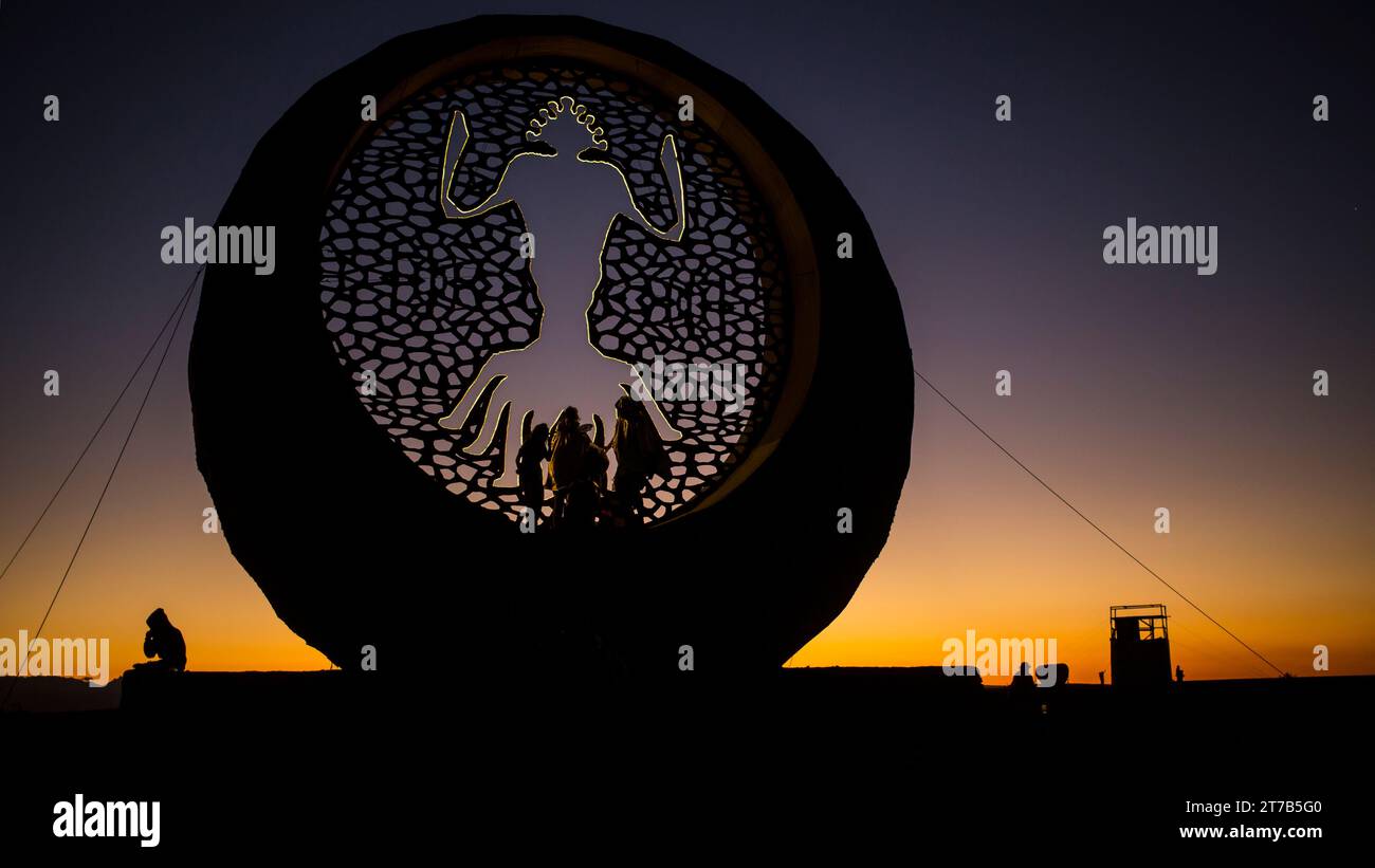 Sunsetting eyes or sunsetting sign hi-res stock photography and images ...