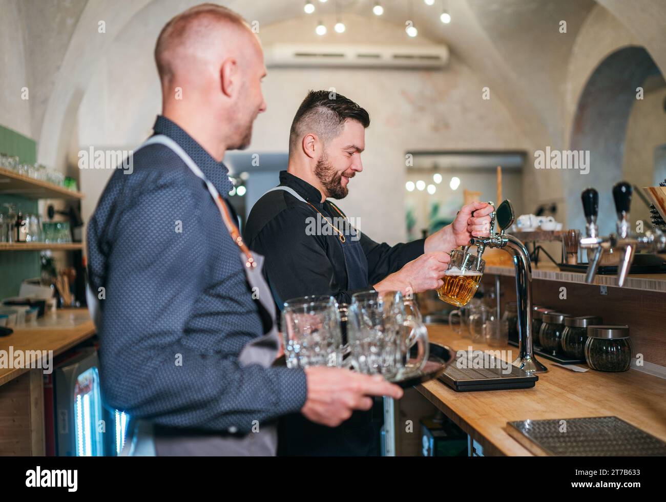Bar counter people hi-res stock photography and images - Alamy