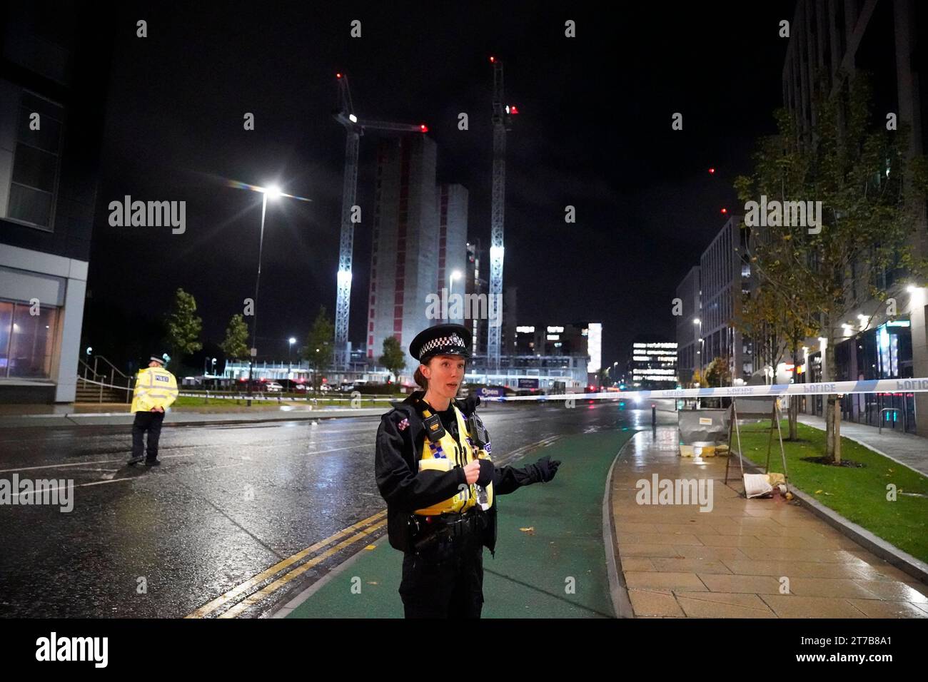 RETRANSMITTED IDENTIFYING CRANE ON THE LEFT AS THE ONE INVOLVED IN THE ...